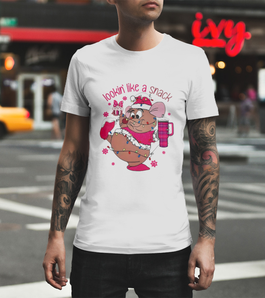 Lookin’ Like A Snack Christmas Mouse Holding Cupcake And Drink T-Shirt