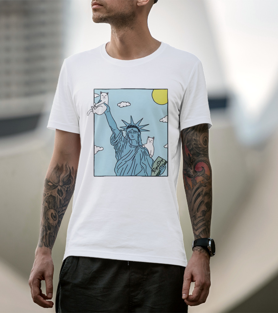Statue Of Liberty With Cats And Rip N Dip Clouds T-Shirt