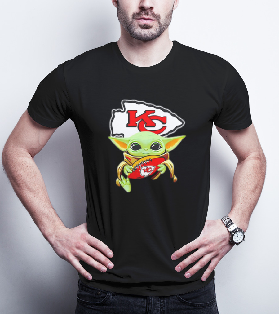 Baby Yoda Star Wars KC Chiefs Hug Football Team T-Shirt