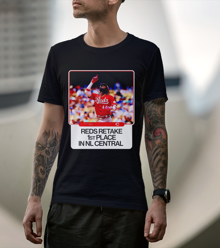 Cincinnati Reds Retake 1st Place In NL Central Elly De La Cruz T-Shirt