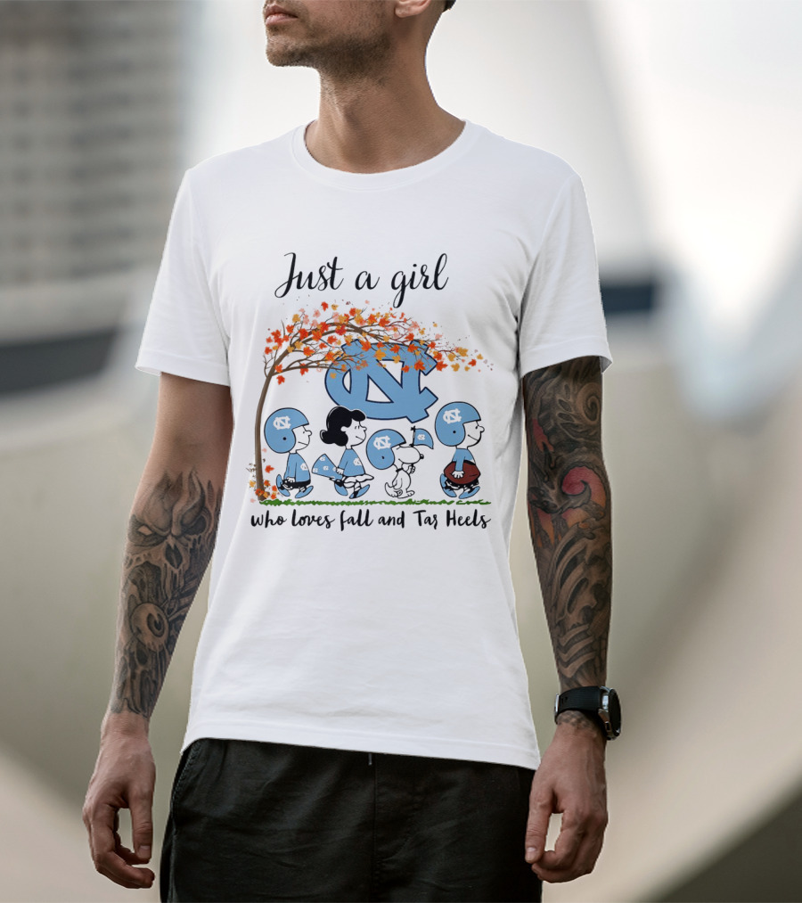 Just A Girl Who Loves Fall And Tar Heels Peanuts Cartoon Halloween T-Shirt