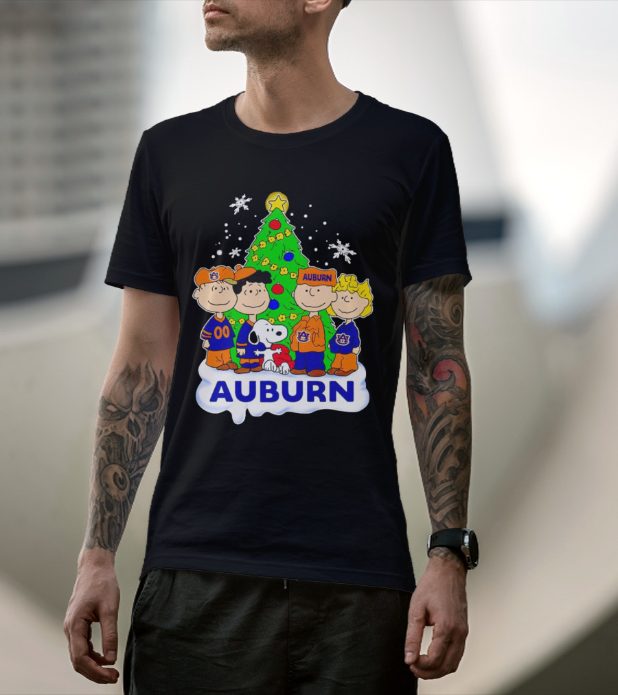 Peanuts Auburn Tigers Christmas Tree Charlie Brown Snoopy Lucy Linus T-Shirt