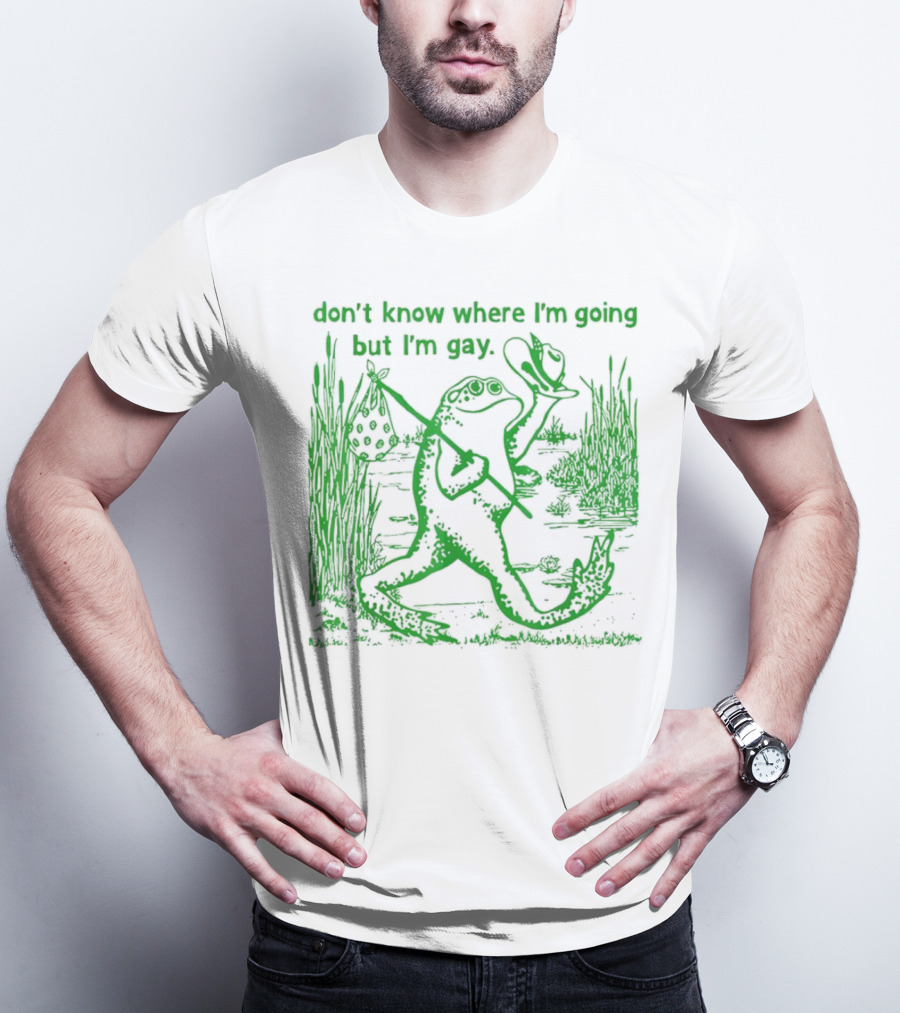 Don't Know Where I'm Going But I'm Gay Frog Carrying Bag And Hat In Nature Scene T-Shirt