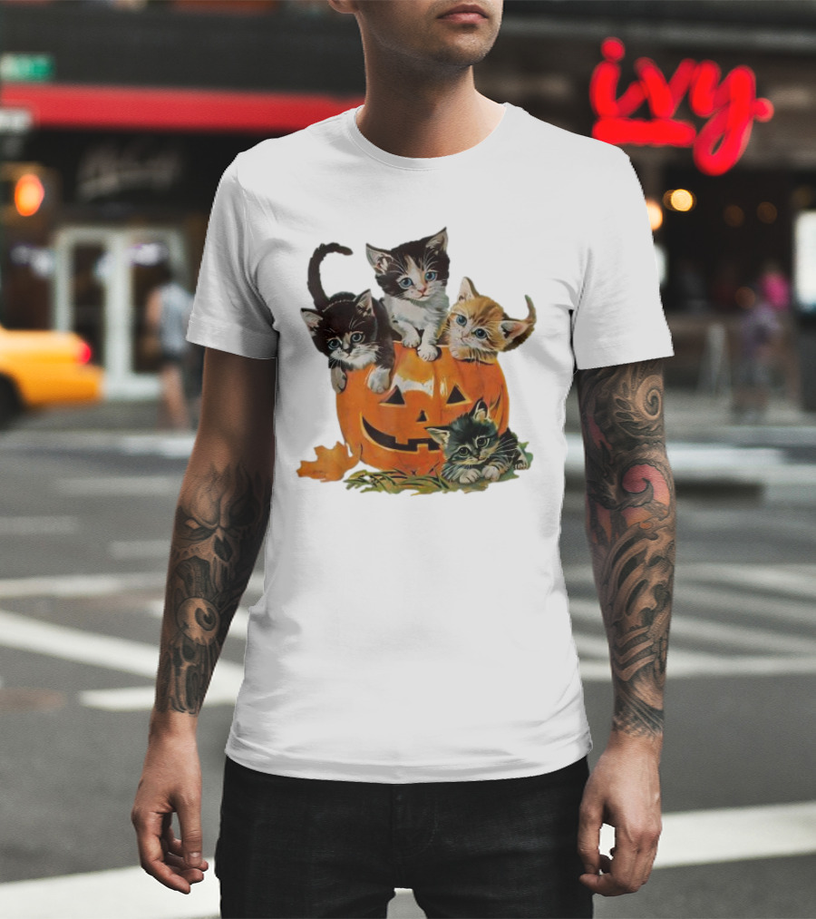 Vintage 90s Cat Pumpkin Halloween Spooky Season T-Shirt