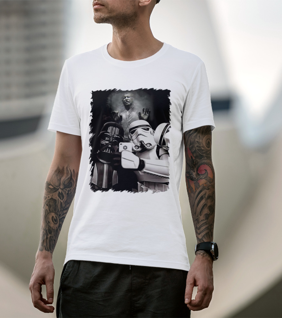 Star Wars Darth Vader And Stormtrooper Taking Selfie With Han Solo Frozen In Carbonite T-Shirt