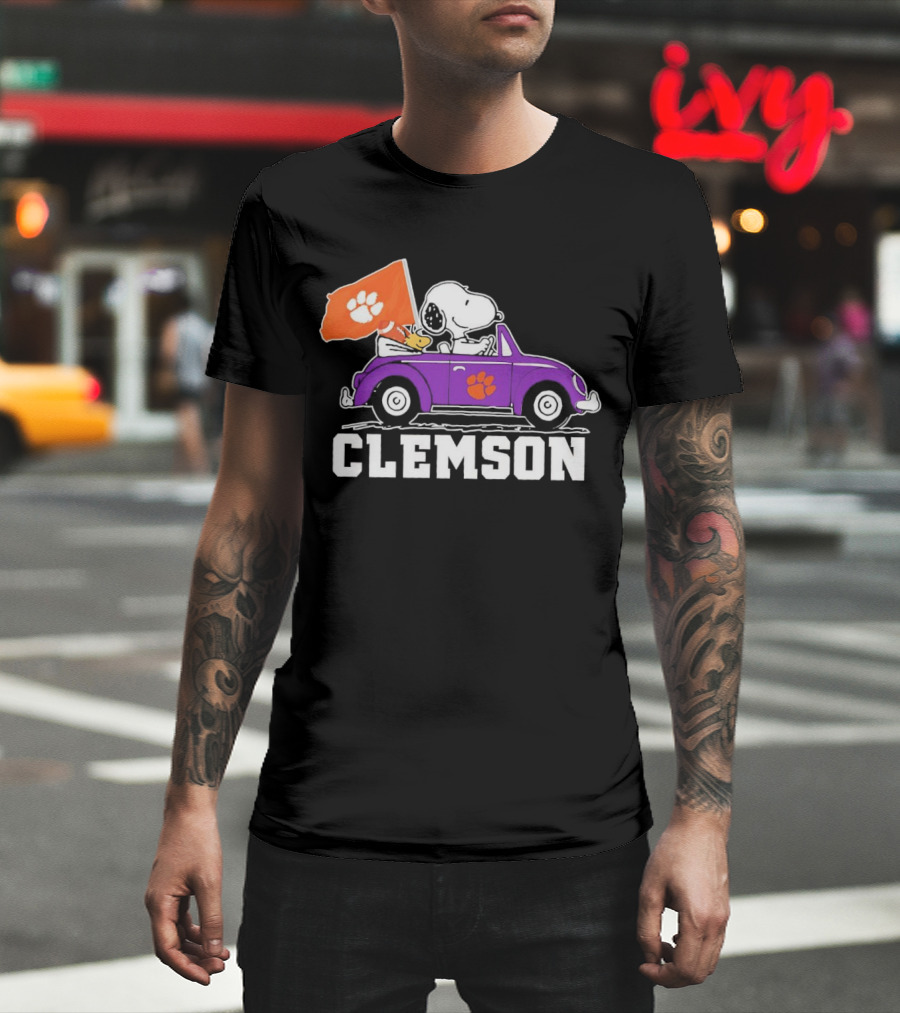 Snoopy And Woodstock In Purple Car With Clemson Flag T-Shirt