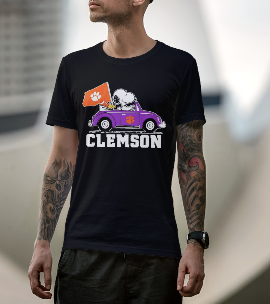 Snoopy And Woodstock In Purple Car With Clemson Flag T-Shirt