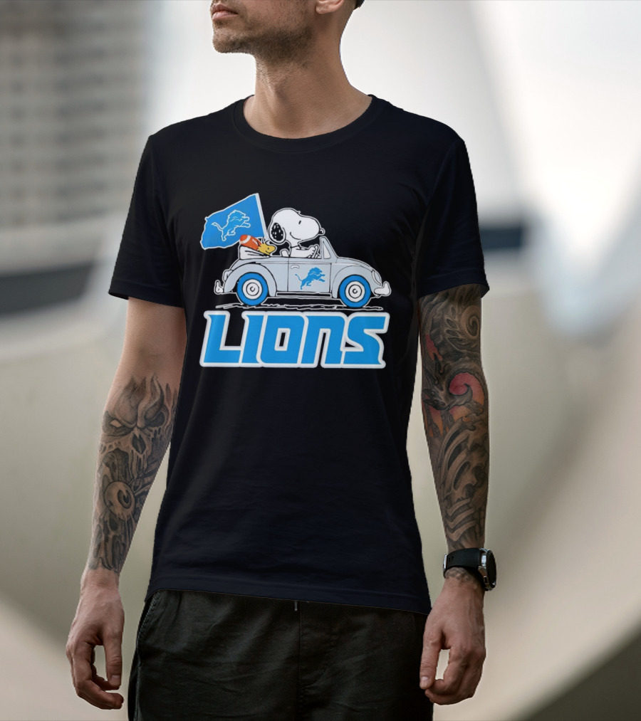 Snoopy And Woodstock In Car With Detroit Lions Flag T-Shirt