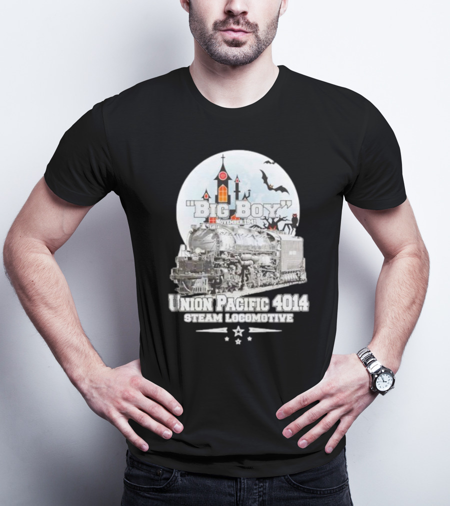 Big Boy Union Pacific 4014 Steam Locomotive November 1941 Haunted Castle And Bats T-Shirt