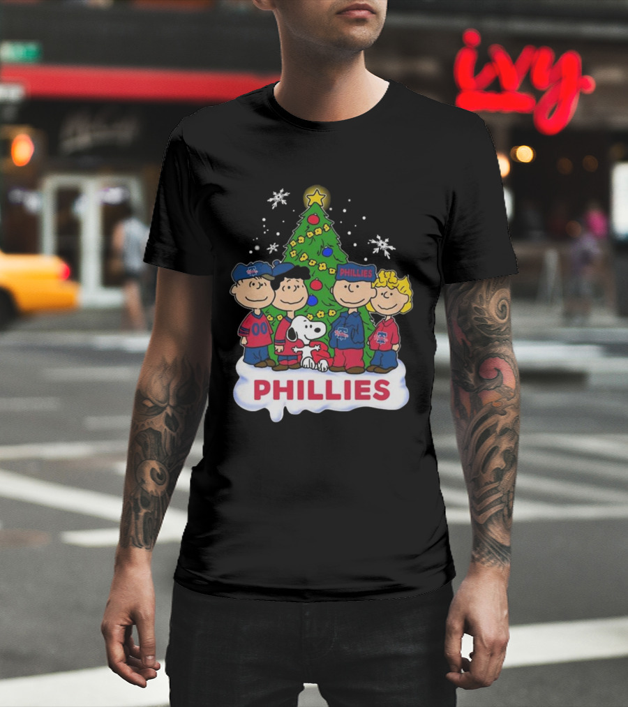 Philadelphia Phillies Snoopy Peanuts Christmas Tree T-Shirt