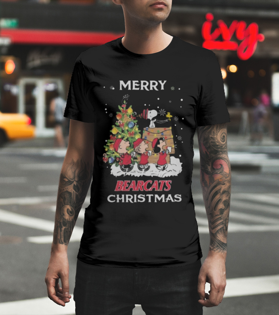 Merry Bearcats Christmas With Snoopy And Friends T-Shirt