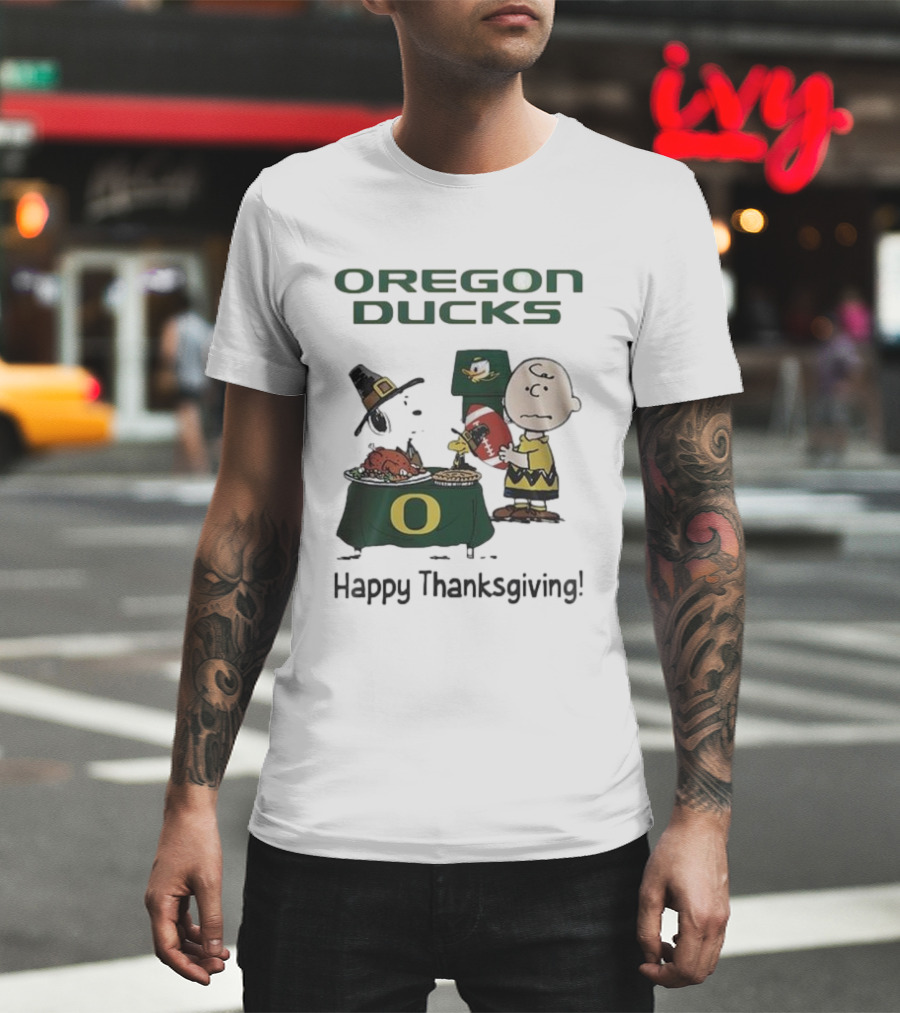 Oregon Ducks Peanuts Happy Thanksgiving Football T-Shirt
