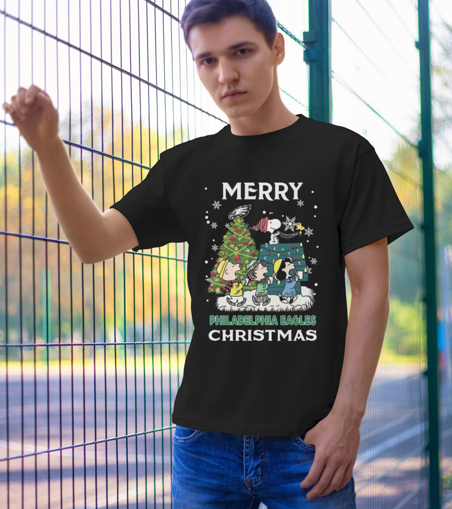 Merry Philadelphia Eagles Christmas Snoopy And Friends T-Shirt