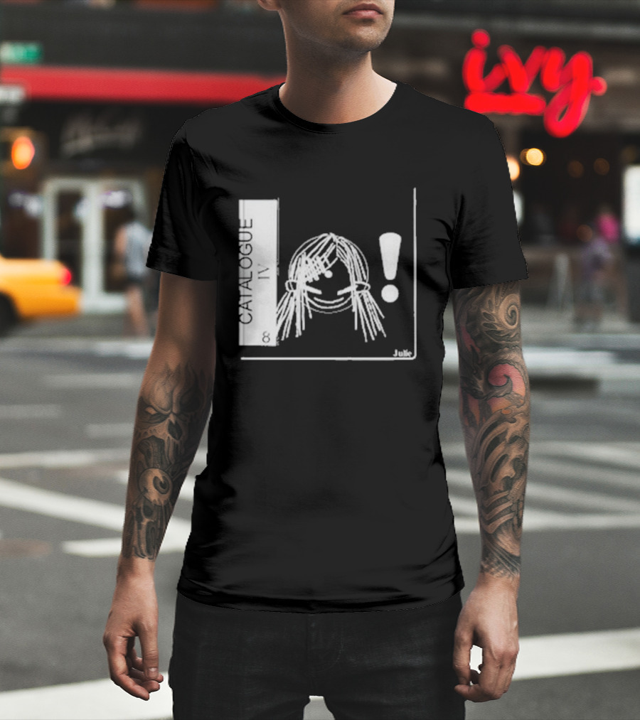 Catalogue IV Julie T-Shirt