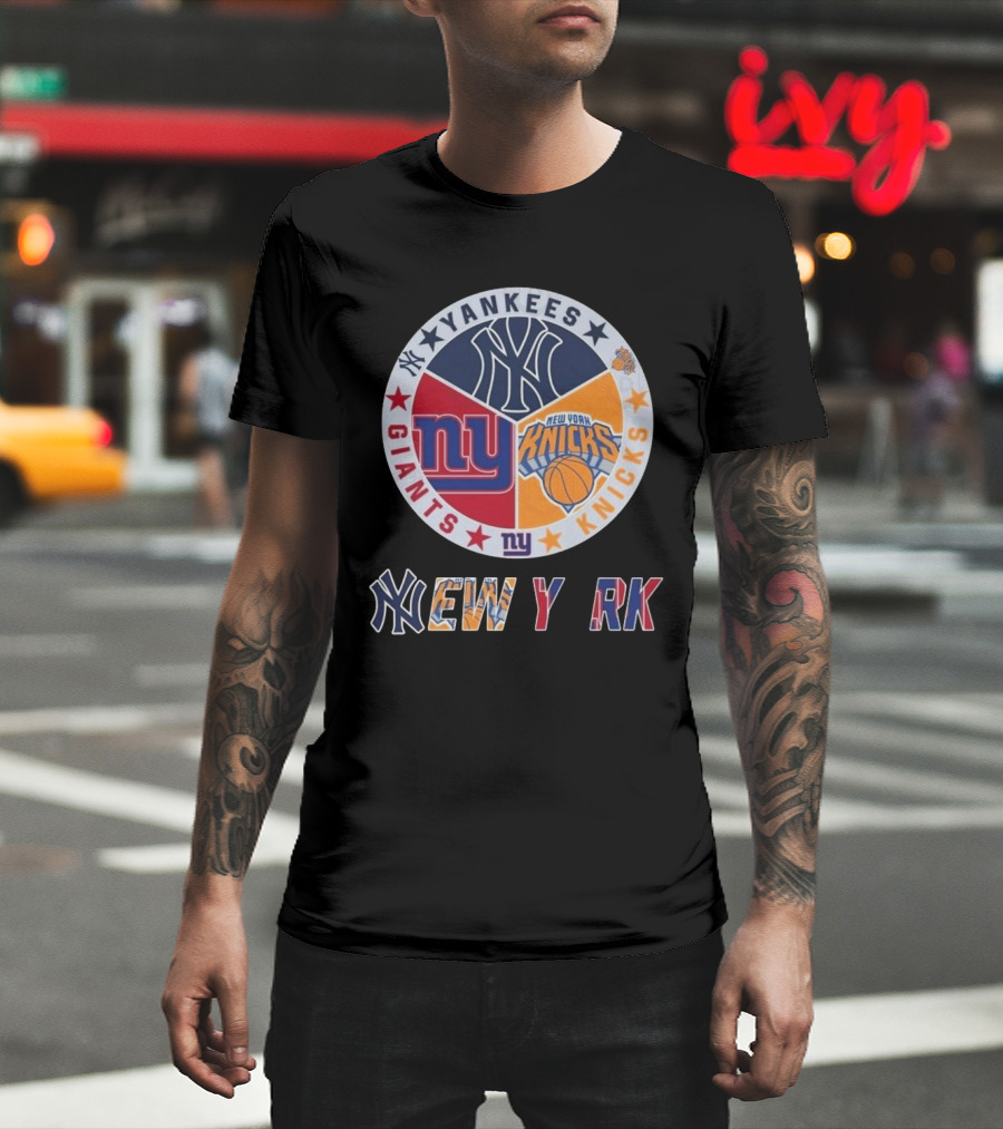 New York Yankees Giants Knicks Circle Yankees Giants Knicks New York T-Shirt