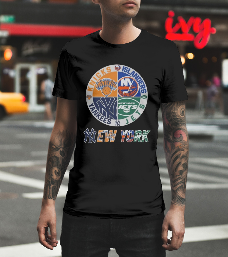 New York Knicks Islanders Yankees Jets Circle Logo New York T-Shirt