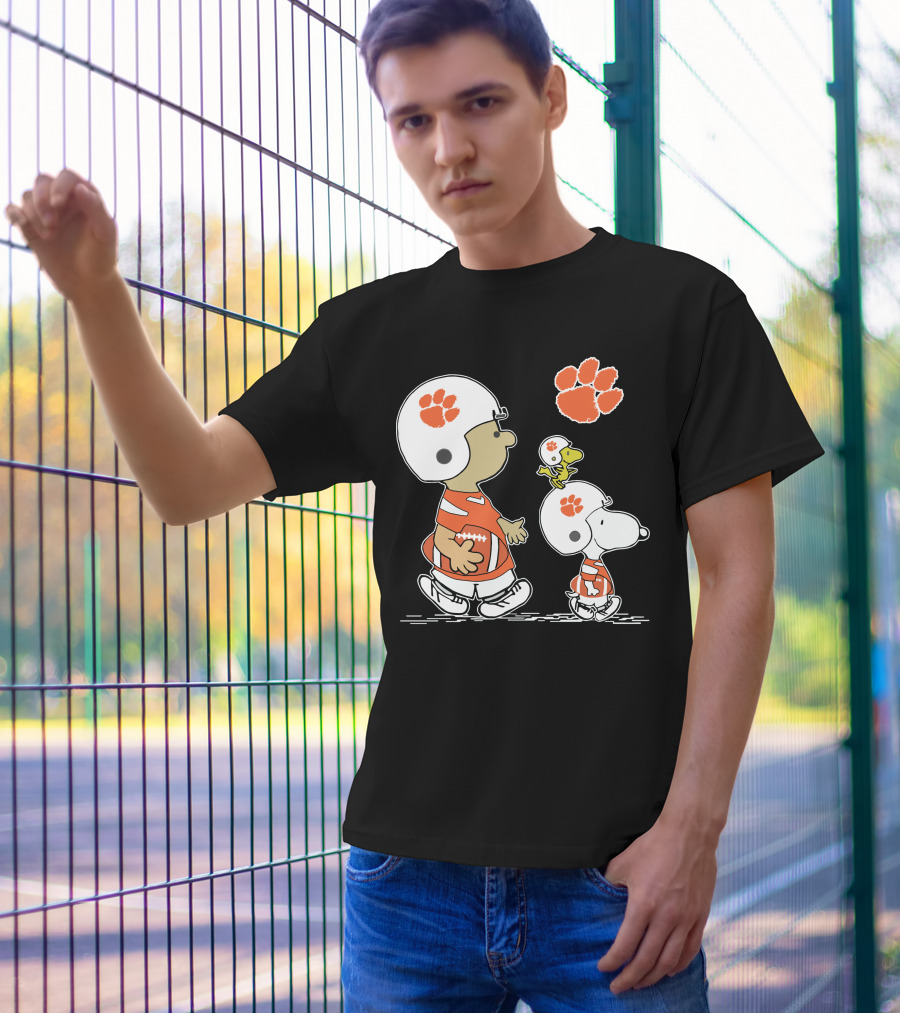 Clemson Tigers Snoopy Woodstock Peanuts Football Character Collaboration T-Shirt