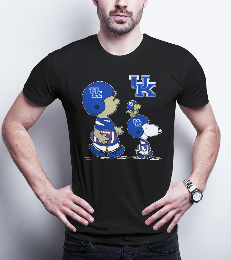 UK Wildcats Snoopy And Woodstock Football Helmets T-Shirt
