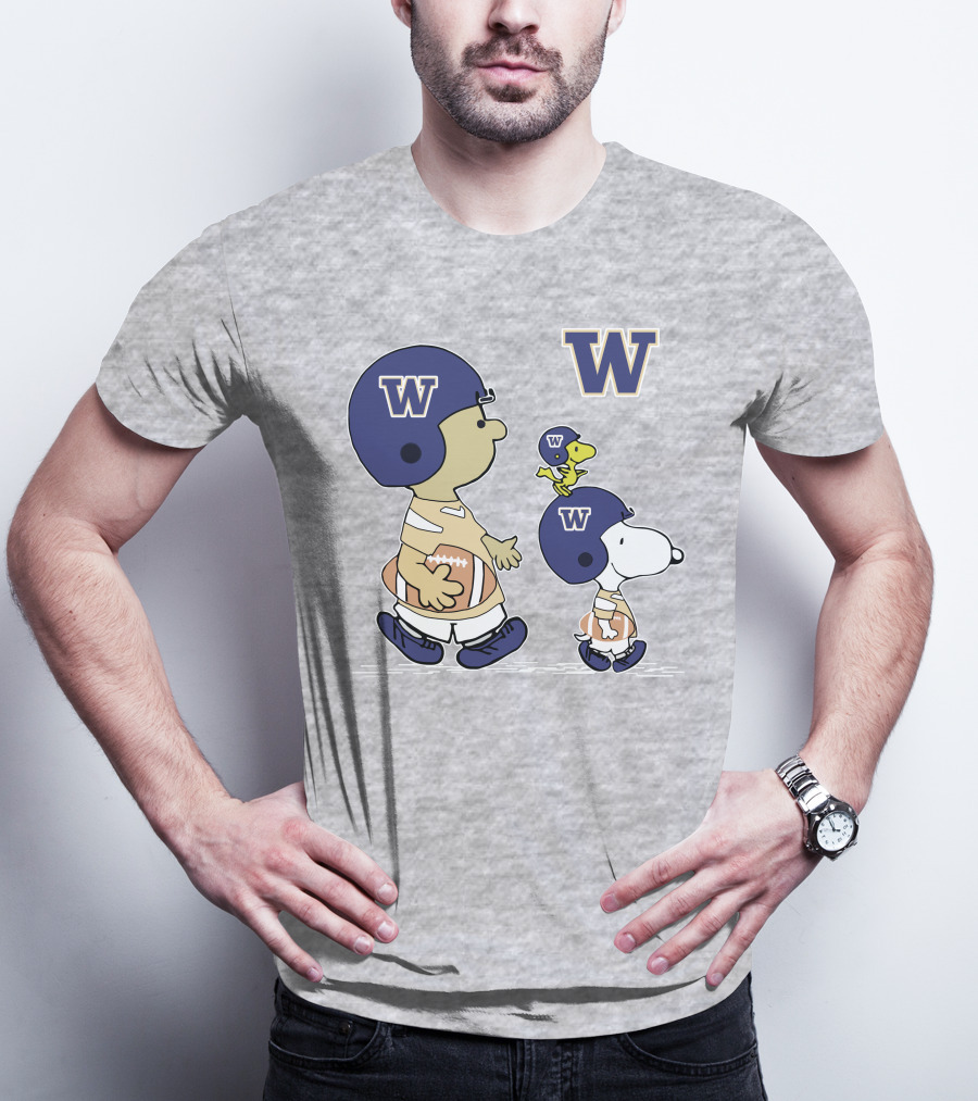 Washington Huskies Peanuts Snoopy Football Team T-Shirt