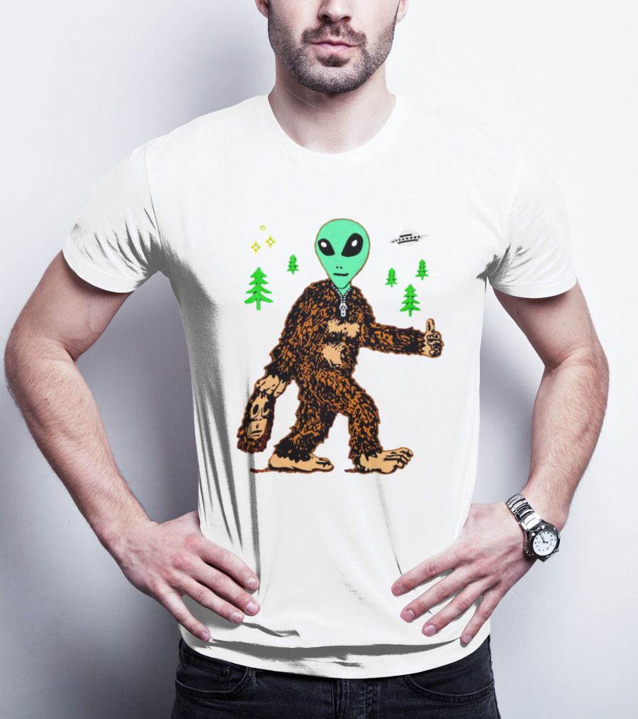 Alien Bigfoot Encounter Forest UFO Adventure T-Shirt