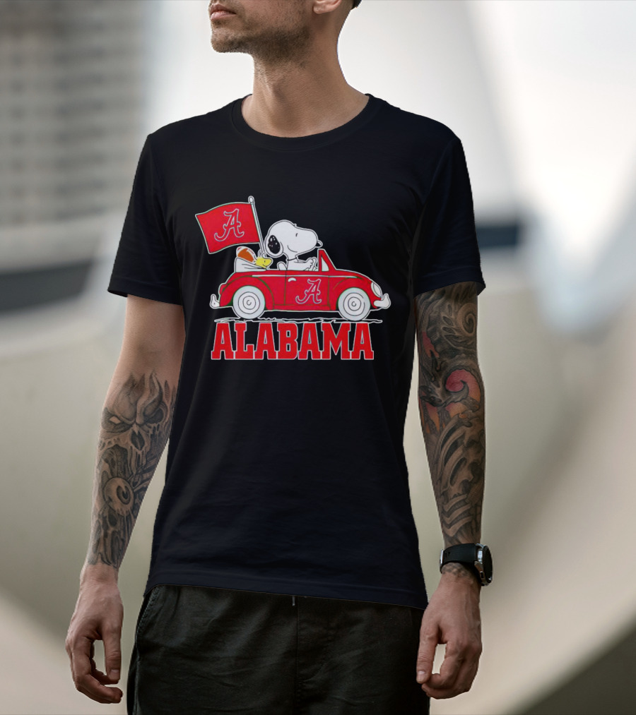 Snoopy And Woodstock Driving Red Car Alabama Crimson Tide Flag T-Shirt