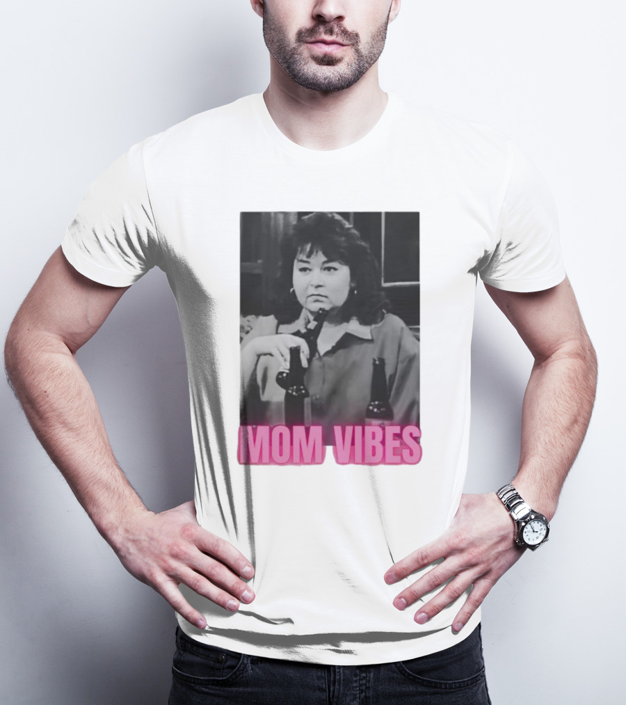 Mom Vibes Retro Style Black And White Image T-Shirt