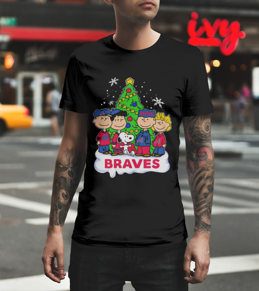 Peanuts Characters Atlanta Braves Christmas Tree Snowflakes T-Shirt