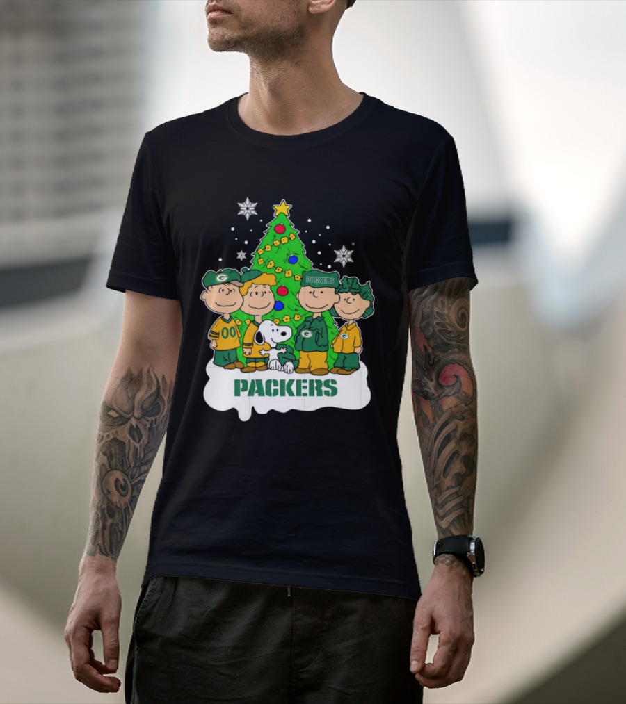 Green Bay Packers Christmas Peanuts Characters With Tree T-Shirt