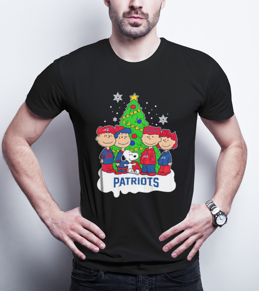 The Peanuts Characters Christmas With New England Patriots Tree And Snoopy T-Shirt