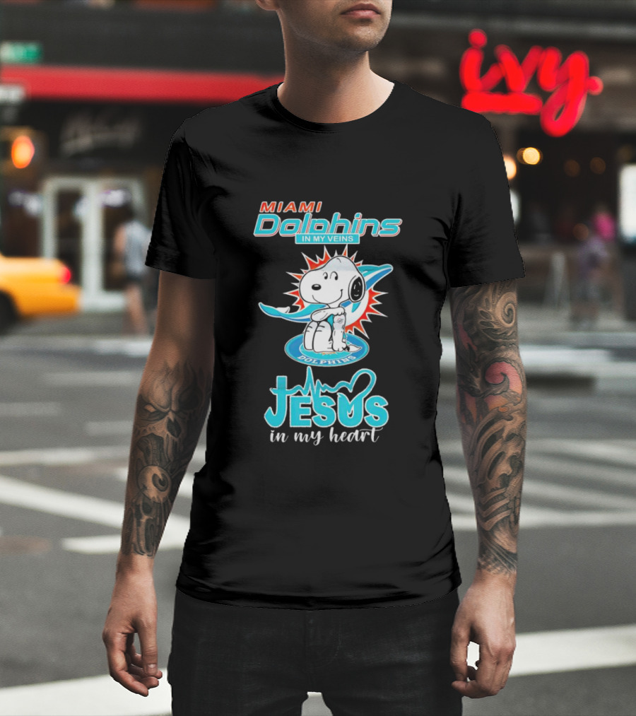 Snoopy Miami Dolphins In My Veins Jesus In My Heart T-Shirt