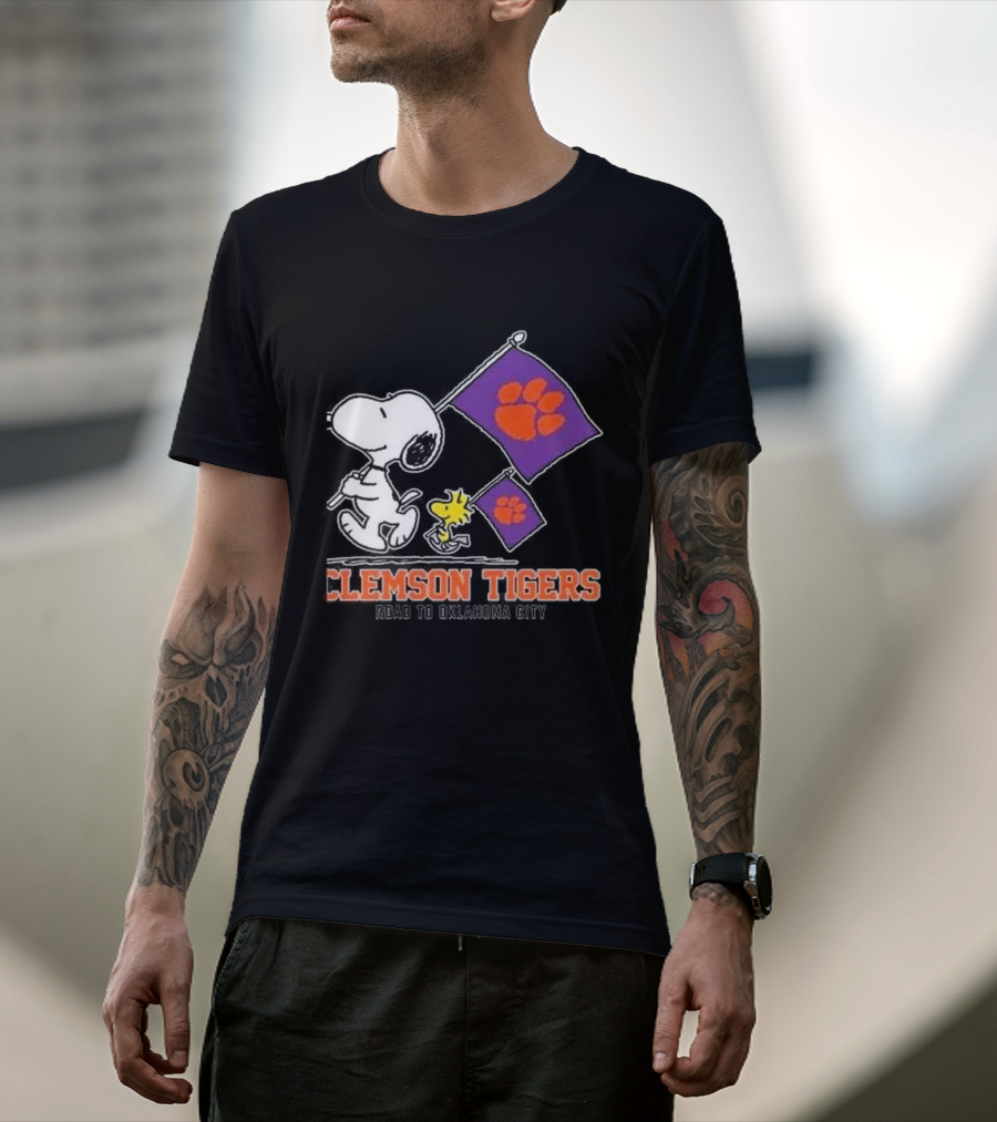 Snoopy And Woodstock Clemson Tigers Journey To Oklahoma City With Paw Flags T-Shirt