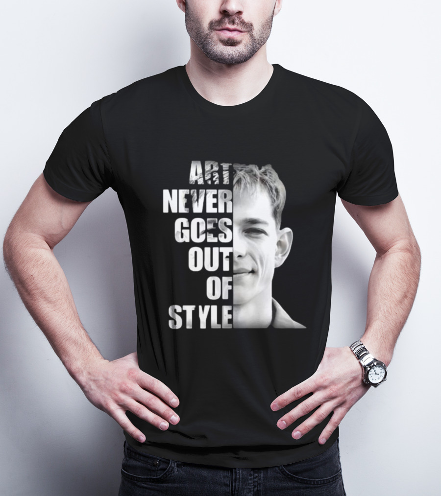 Art Never Goes Out Of Style Iconic Portrait Half Face T-Shirt
