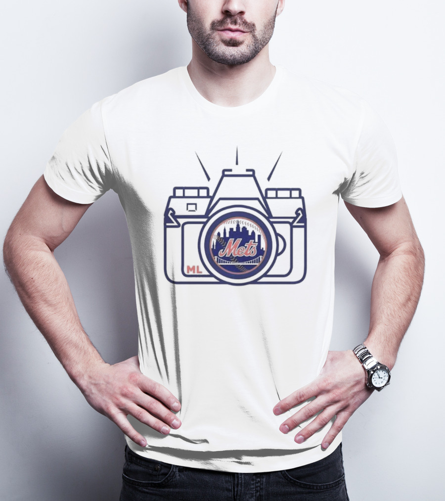 New York Mets Camera Logo With Skyline And Bridge M.L T-Shirt
