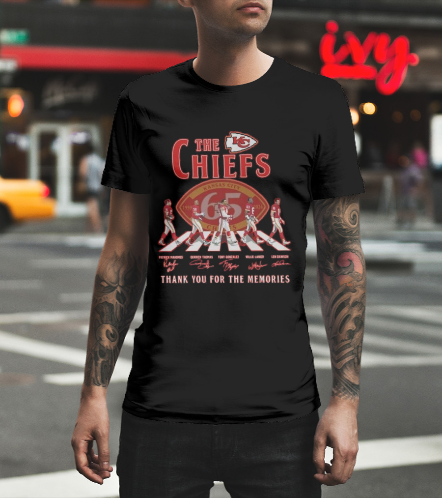 The Kansas City Chiefs 65 Years Thank You For The Memories Patrick Mahomes Derrick Thomas Tony Gonzalez Willie Lanier Len Dawson Abbey Road Signatures T-Shirt