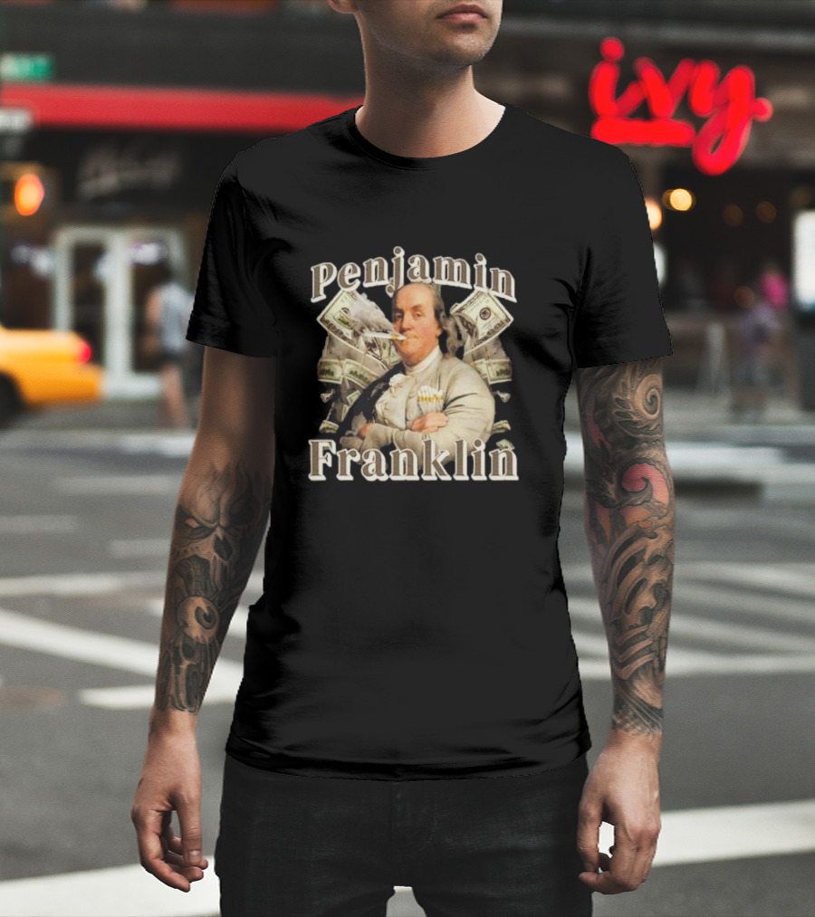 Penjamin Franklin Smoking Dollars Bills In Background T-Shirt