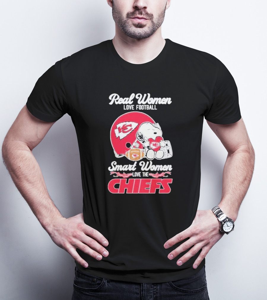 Real Women Love Football Smart Women Love The Kansas City Chiefs Snoopy Chiefs Love T-Shirt