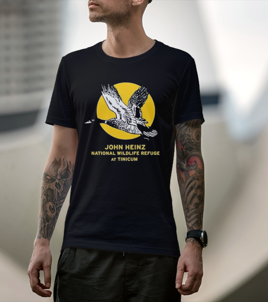 JOHN HEINZ NATIONAL WILDLIFE REFUGE AT TINICUM FLYING GOOSE SILHOUETTE WITH YELLOW SUN BACKGROUND T-Shirt