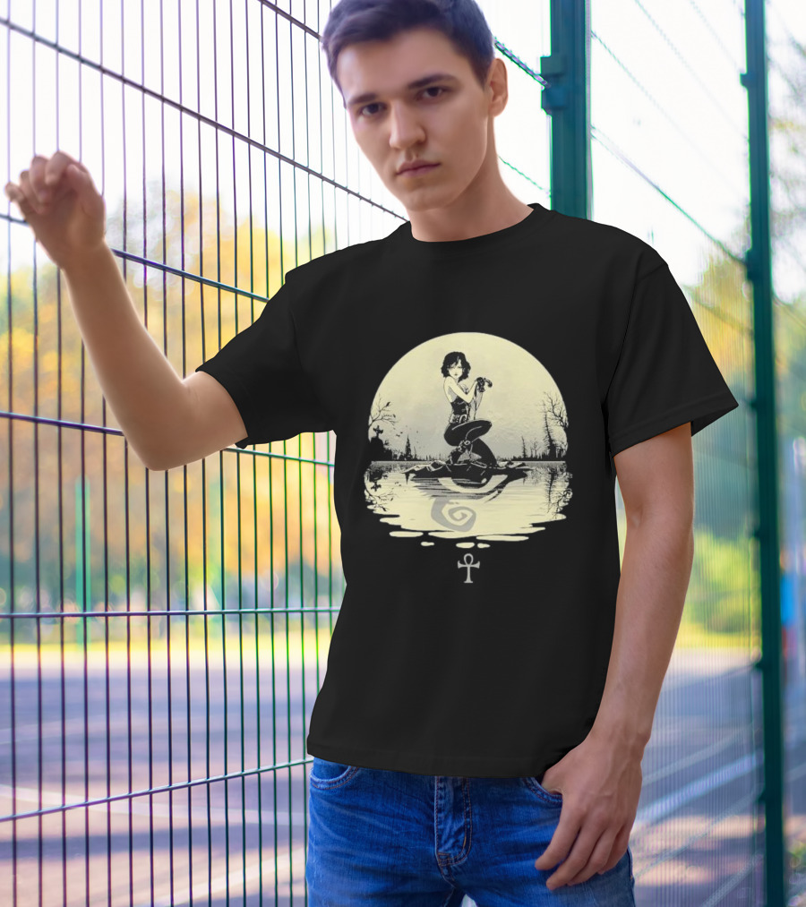 The Sandman Death Ankh Reflected In Moonlit Water Scene T-Shirt
