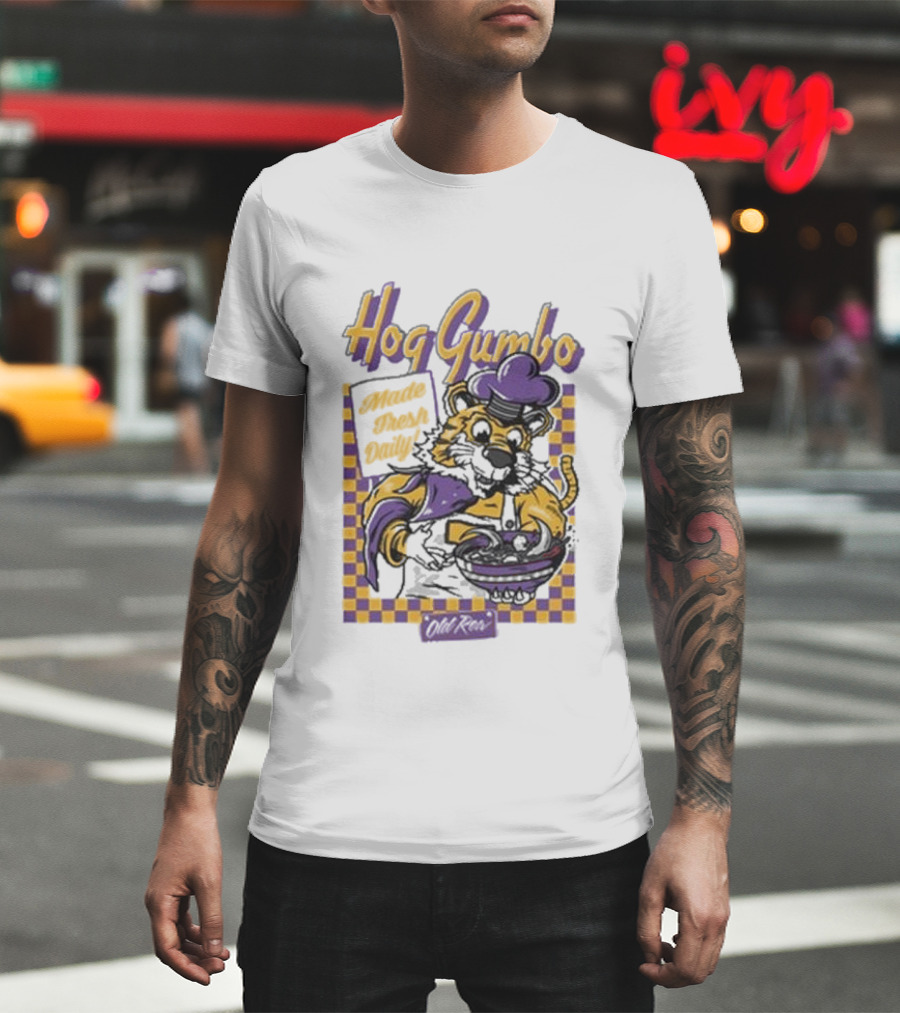 Old Row Hog Gumbo Made Fresh Daily Tiger Chef Purple Gold Checkered T-Shirt