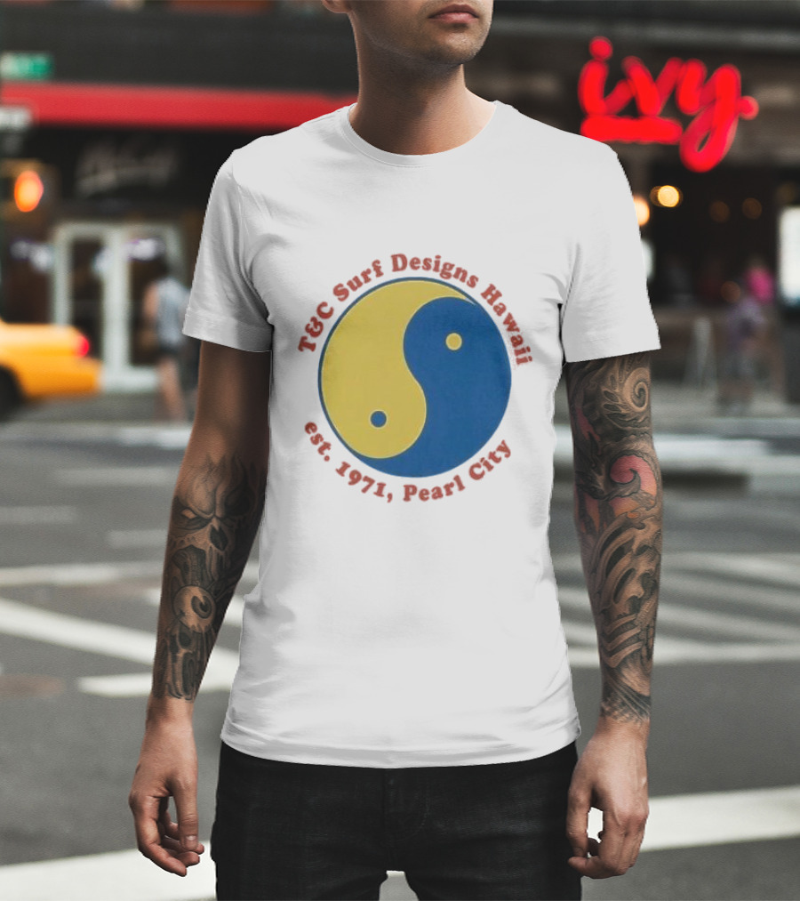 T&C Surf Designs Hawaii Est 1971 Pearl City Yin Yang T-Shirt