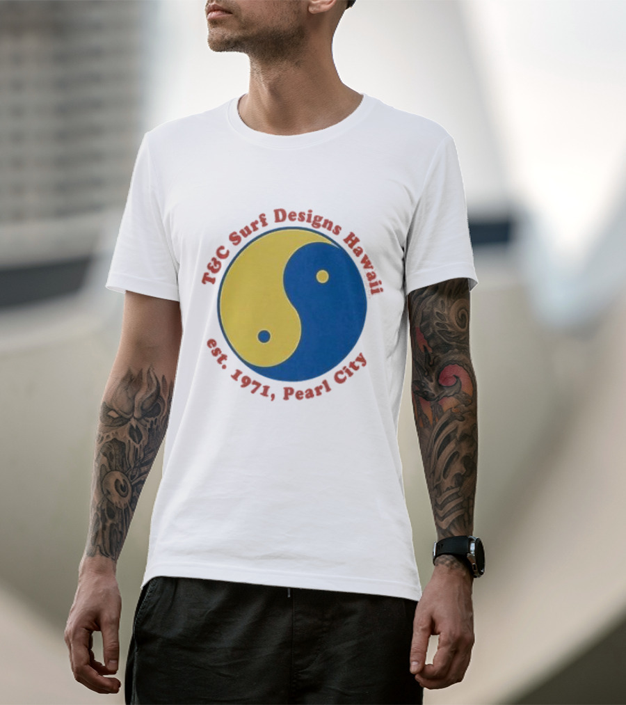 T&C Surf Designs Hawaii Est 1971 Pearl City Yin Yang T-Shirt