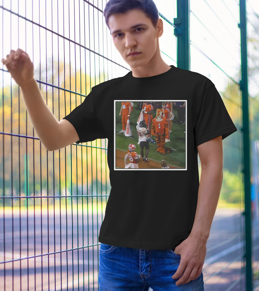 Clemson Tigers Mascot And Louisville Cardinals Player On Sideline T-Shirt
