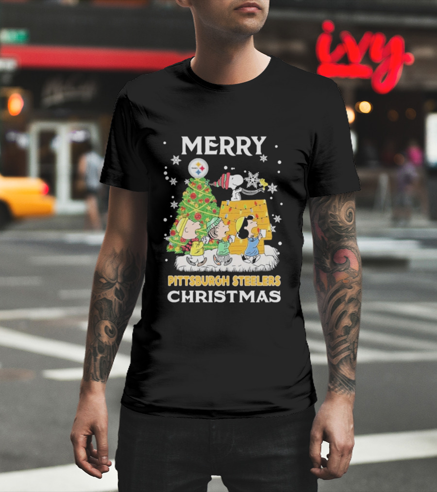 Merry Pittsburgh Steelers Christmas Peanuts Snoopy Holiday T-Shirt