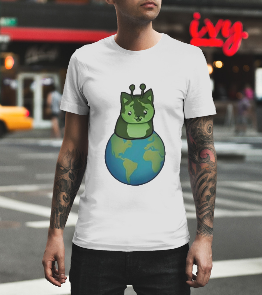 Alien Cat On Earth Biscuit Cult T-Shirt
