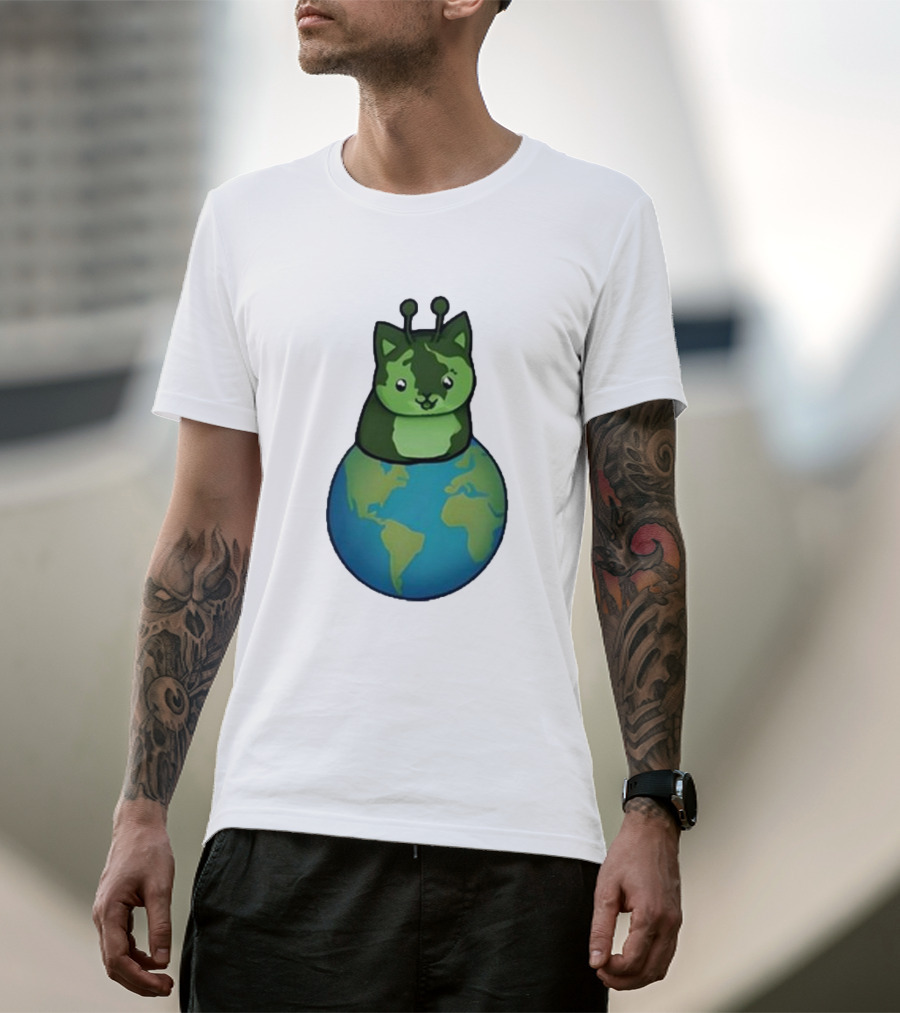 Alien Cat On Earth Biscuit Cult T-Shirt