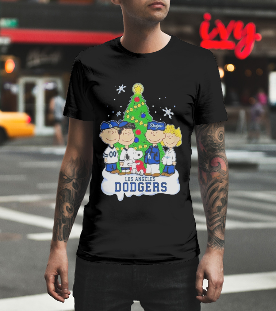 Los Angeles Dodgers Christmas With Snoopy And Peanuts Characters T-Shirt