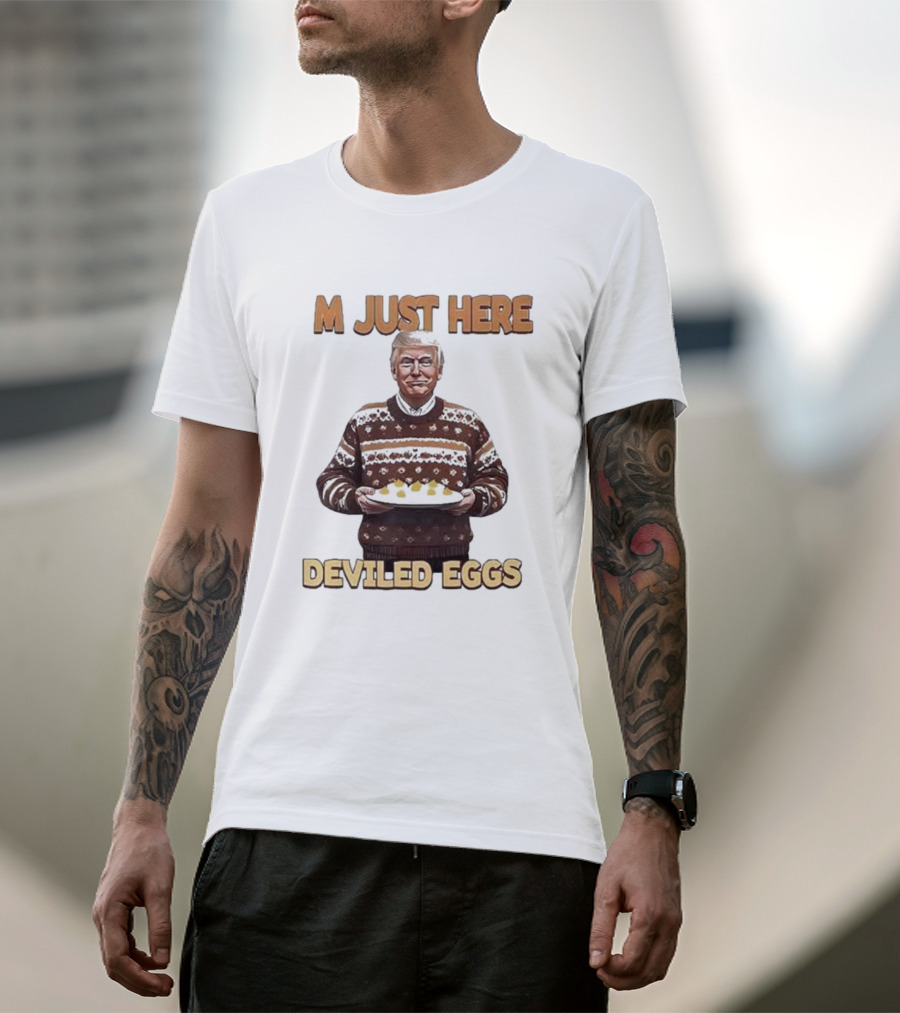 Thanksgiving M Just Here For Deviled Eggs Sweater Holding Plate T-Shirt
