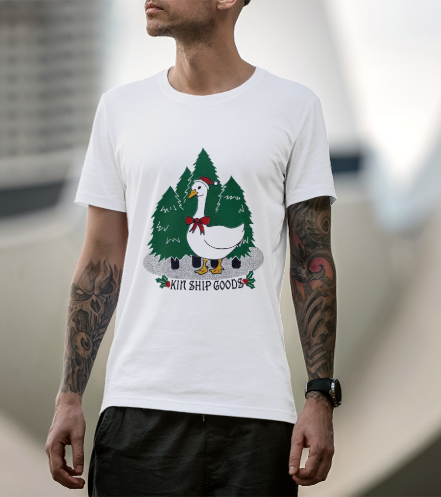 Kin Ship Goods Santa Claus Duck Christmas Trees Merry Christmas T-Shirt