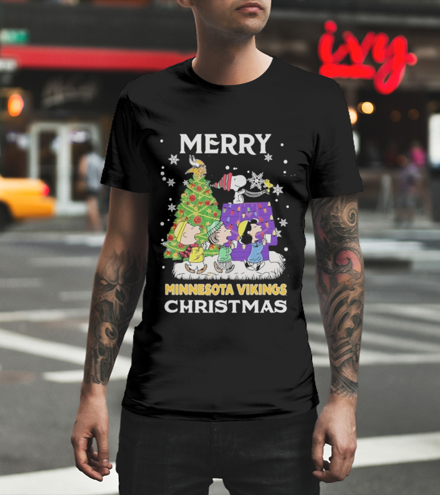 Merry Christmas Minnesota Vikings Snoopy Peanuts Holiday T-Shirt