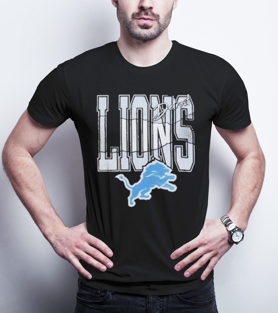 Detroit Lions Vintage Style Blue Lion Emblem On T-Shirt